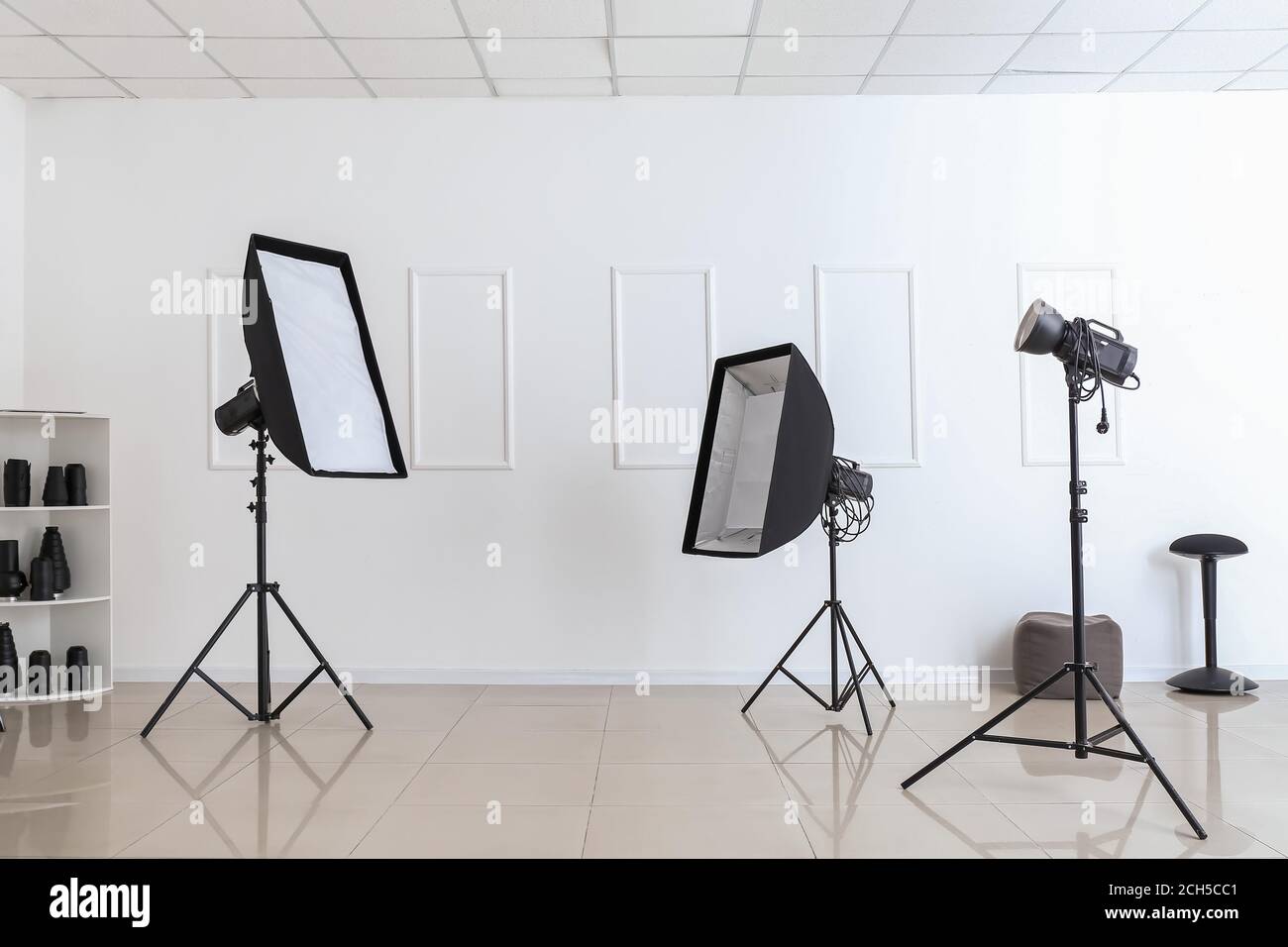 Interior of modern photo studio Stock Photo - Alamy
