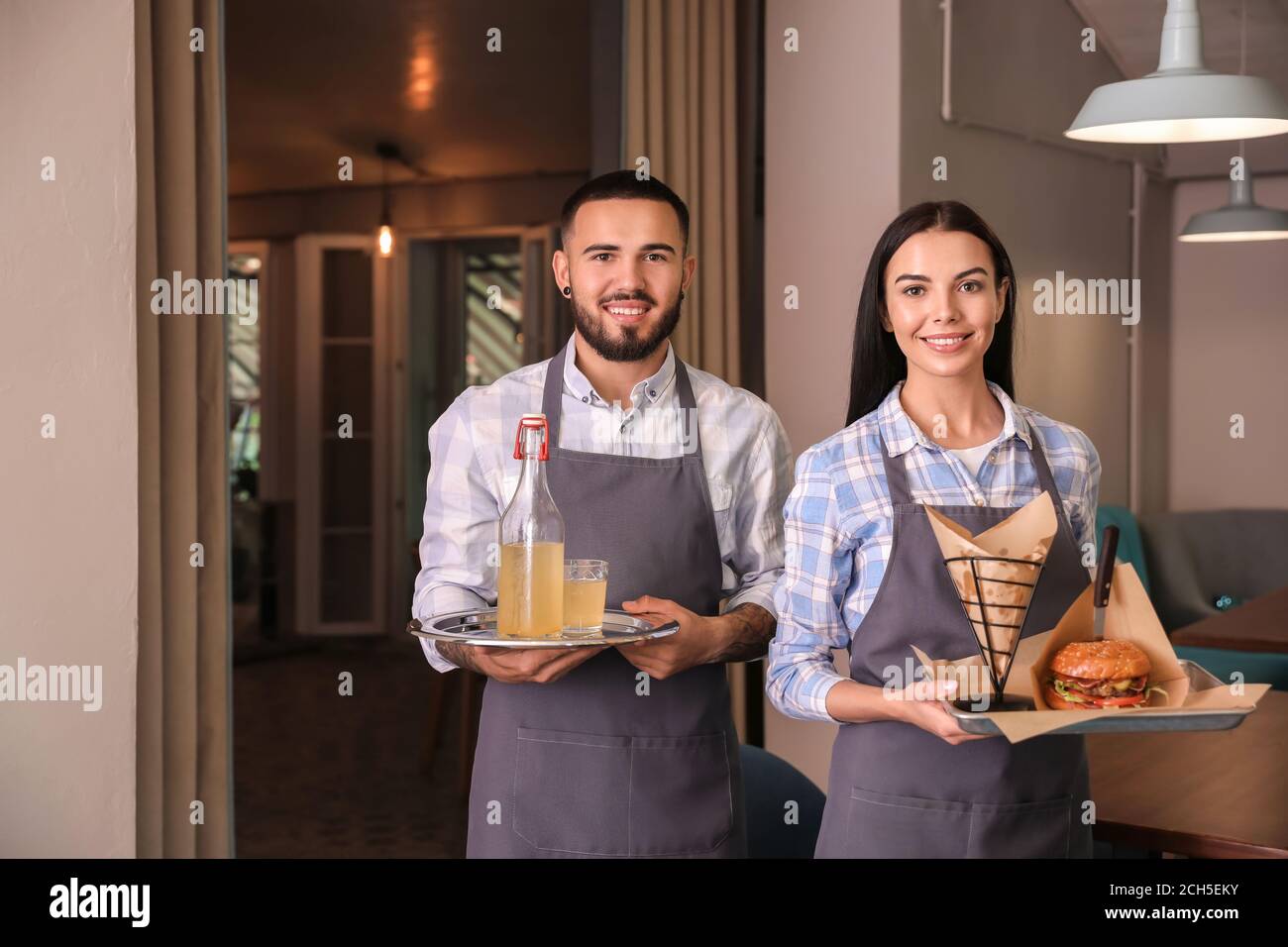 Waitress food trays hi-res stock photography and images - Alamy