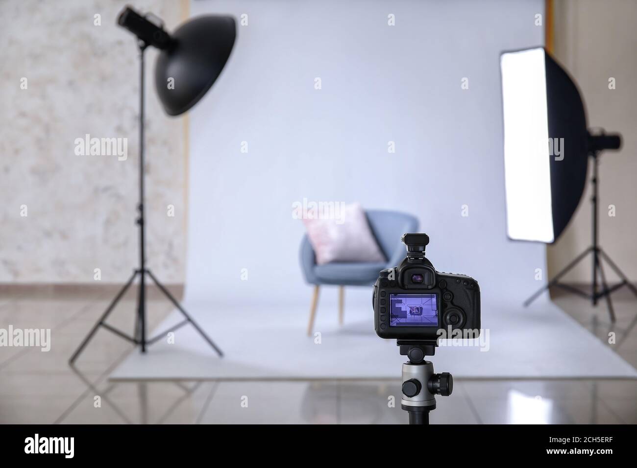 Interior of modern photo studio Stock Photo - Alamy