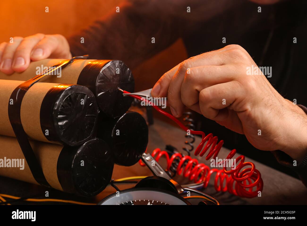 Making bomb digital timer hi-res stock photography and images - Alamy