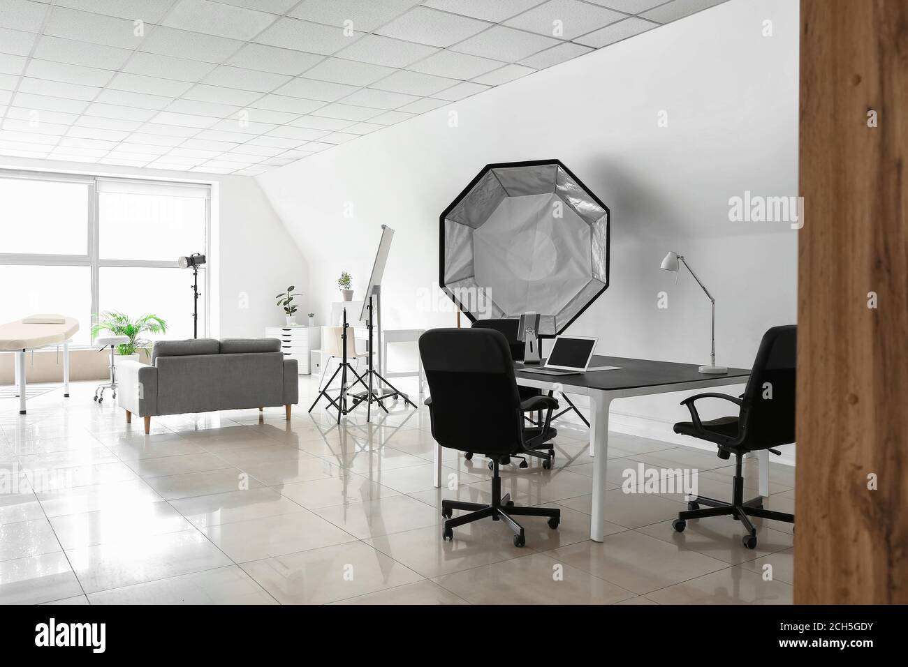 Interior of modern photo studio Stock Photo - Alamy
