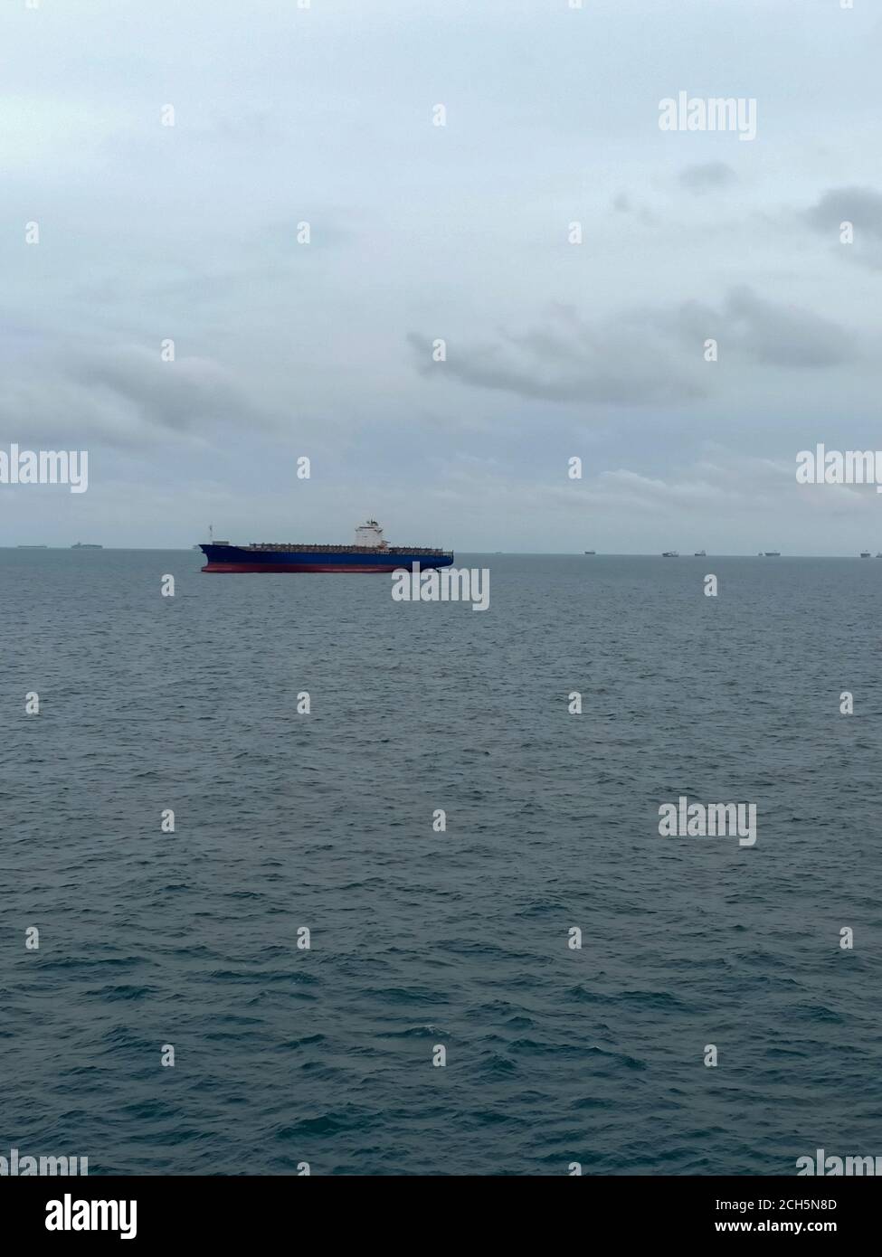 Shipping container ship anchor hi-res stock photography and images - Alamy