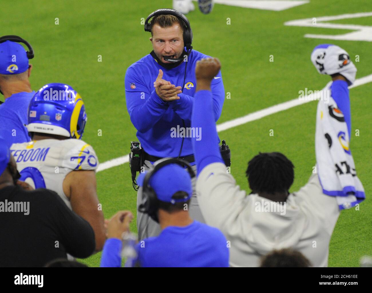 Los Angeles Rams head coach Sean McVay congratulates his players at the ...