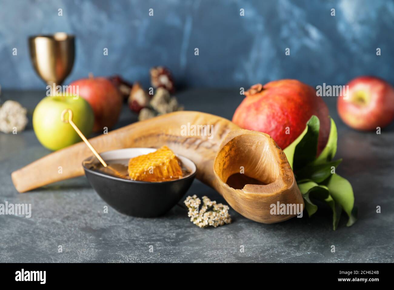 Shofar with honey and fruits on table. Rosh Hashanah (Jewish New Year ...