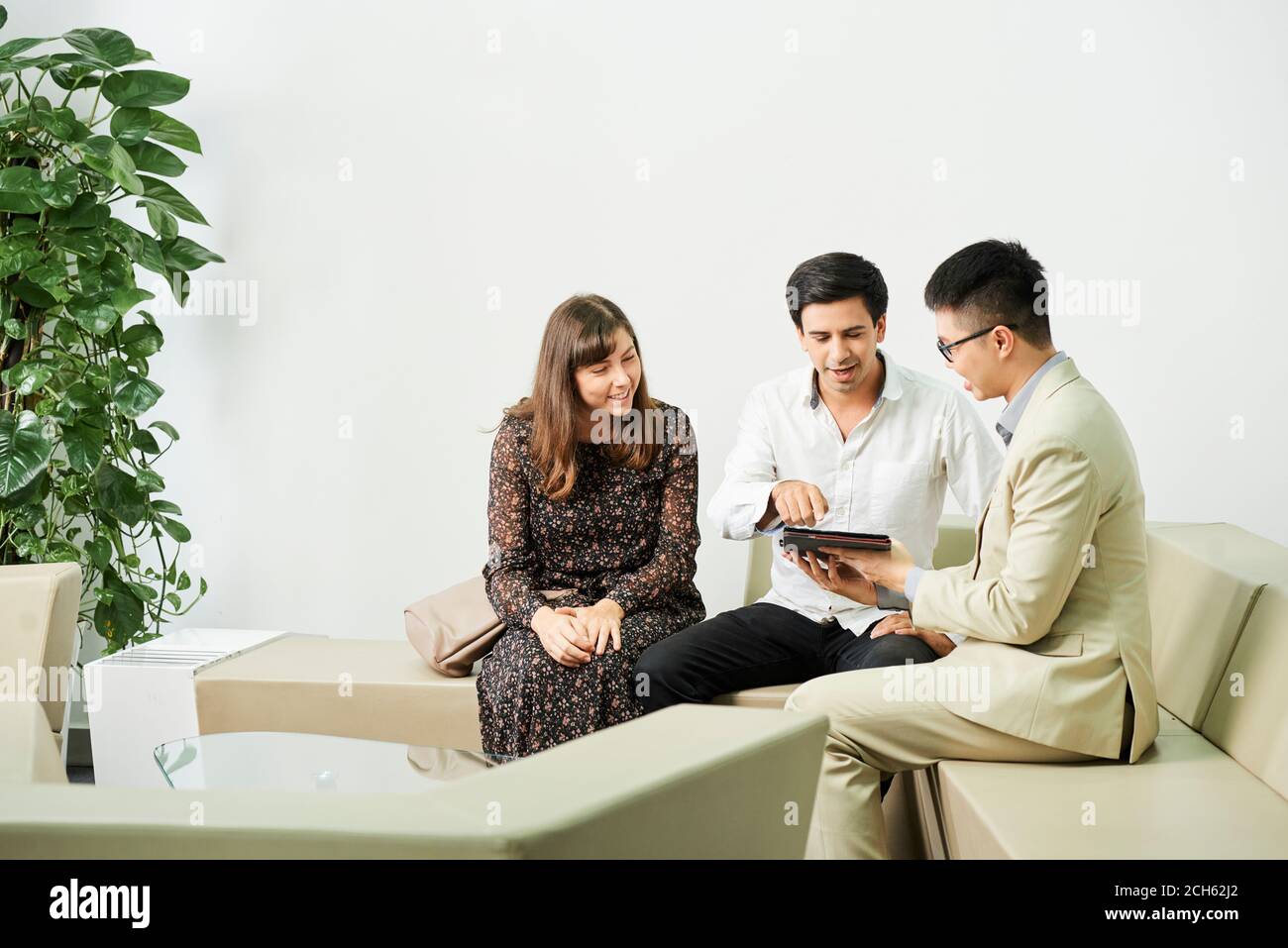 Financial consultation for couple Stock Photo - Alamy