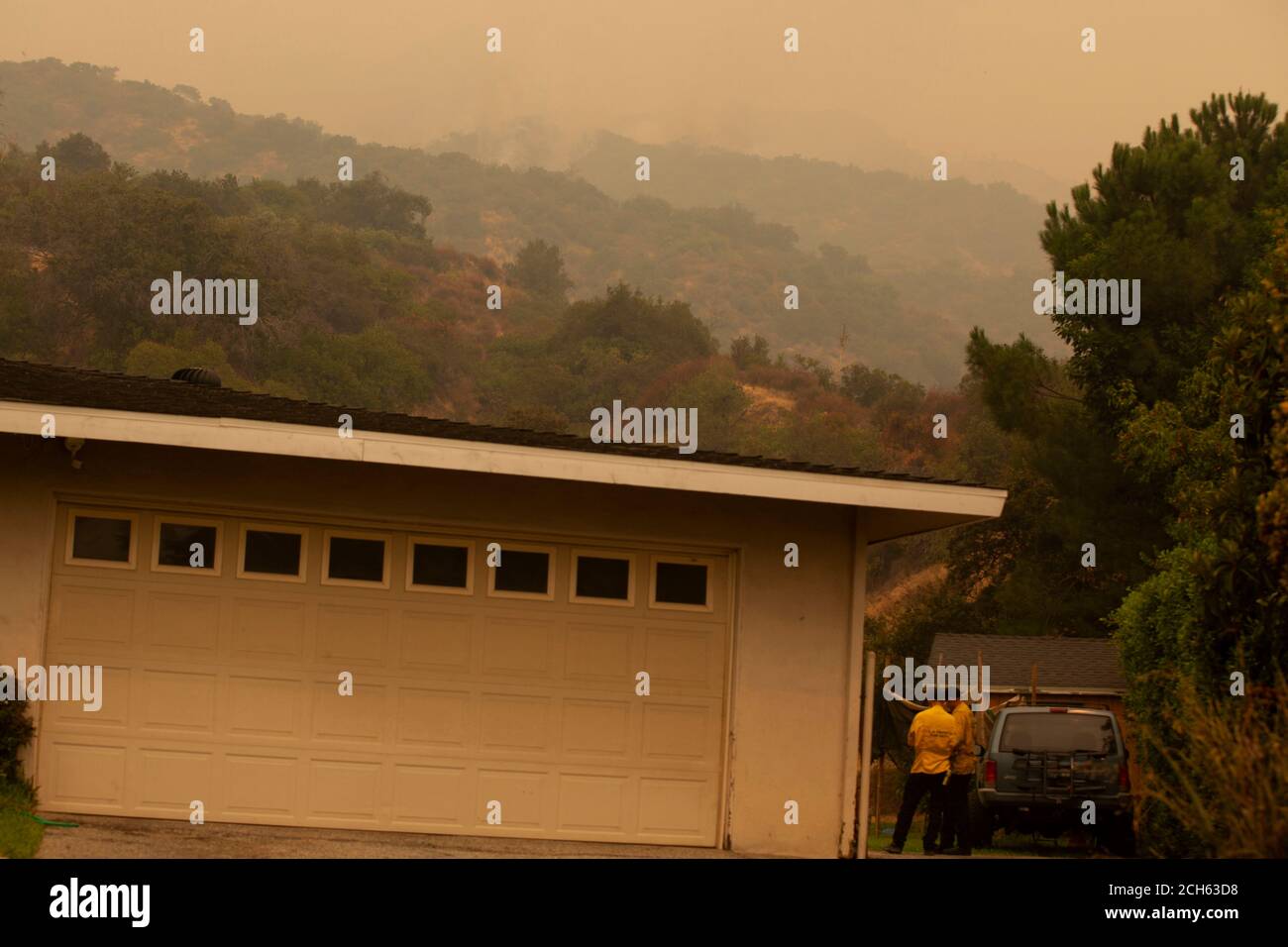 California wildfire 2020 firefighters hi-res stock photography and ...