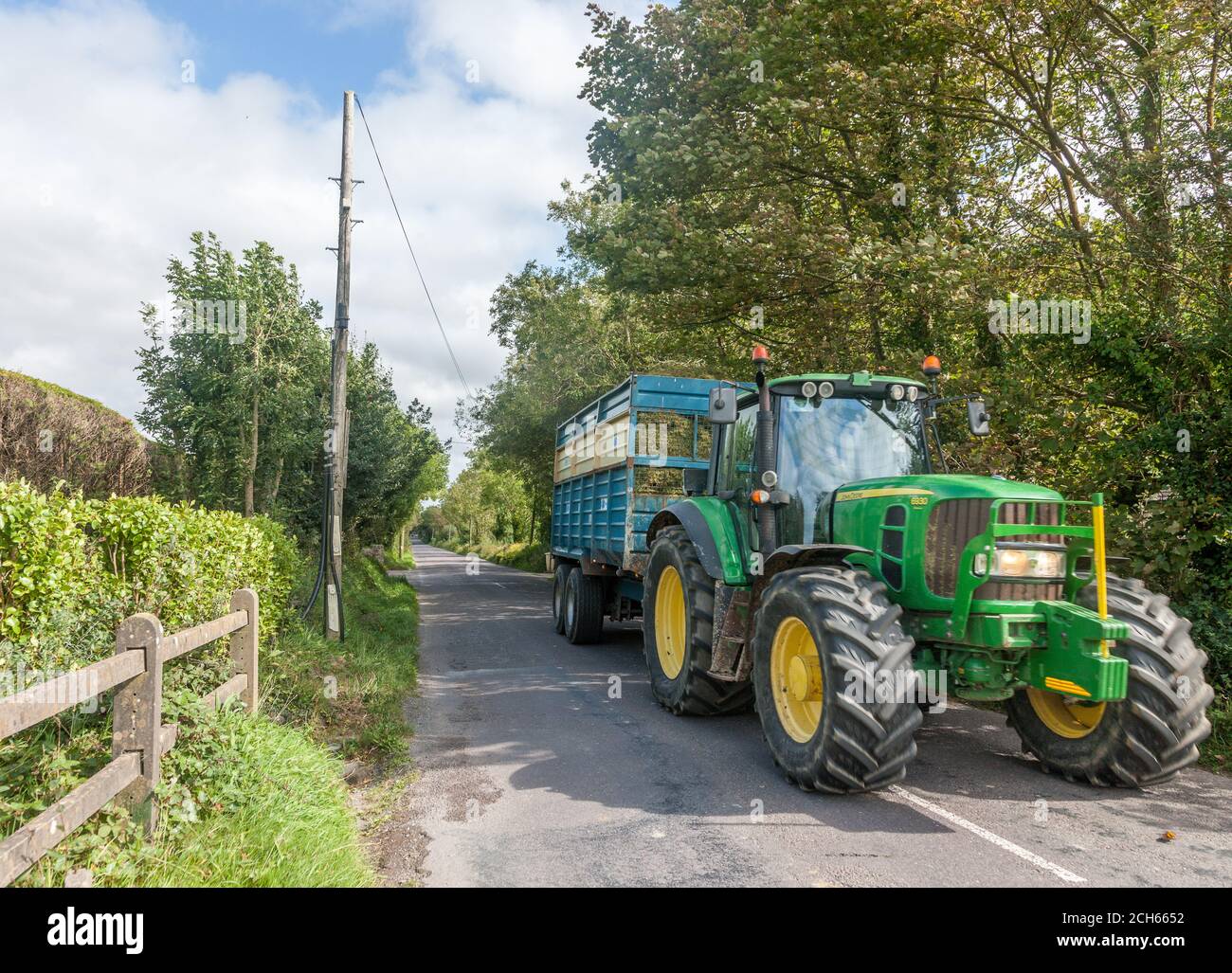 Tractors Ireland High Resolution Stock Photography and Images - Alamy