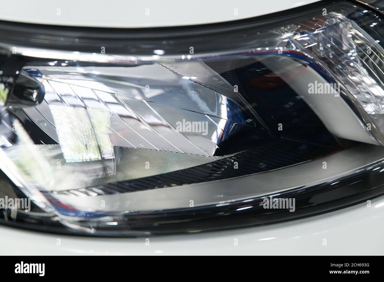 Backlight white car hi-res stock photography and images - Alamy