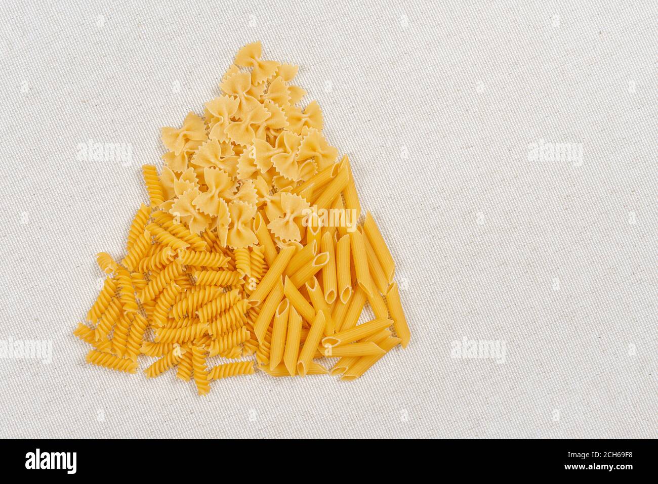 Forms a triangle hi-res stock photography and images - Alamy