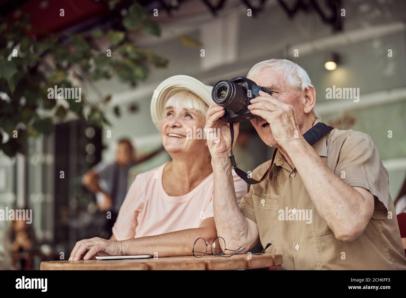 Looking through the lens hi-res stock photography and images - Alamy