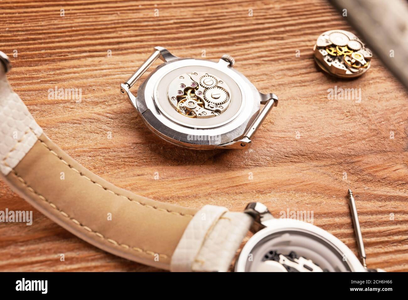 Clock mechanism disassembled hi-res stock photography and images - Alamy