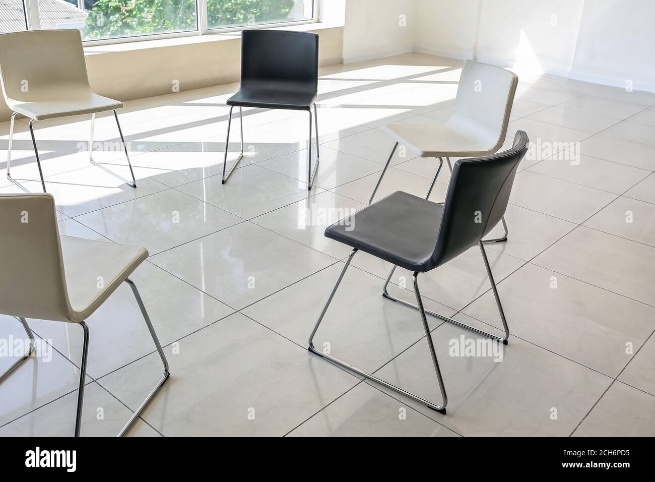 Empty psychologist's office hi-res stock photography and images - Alamy