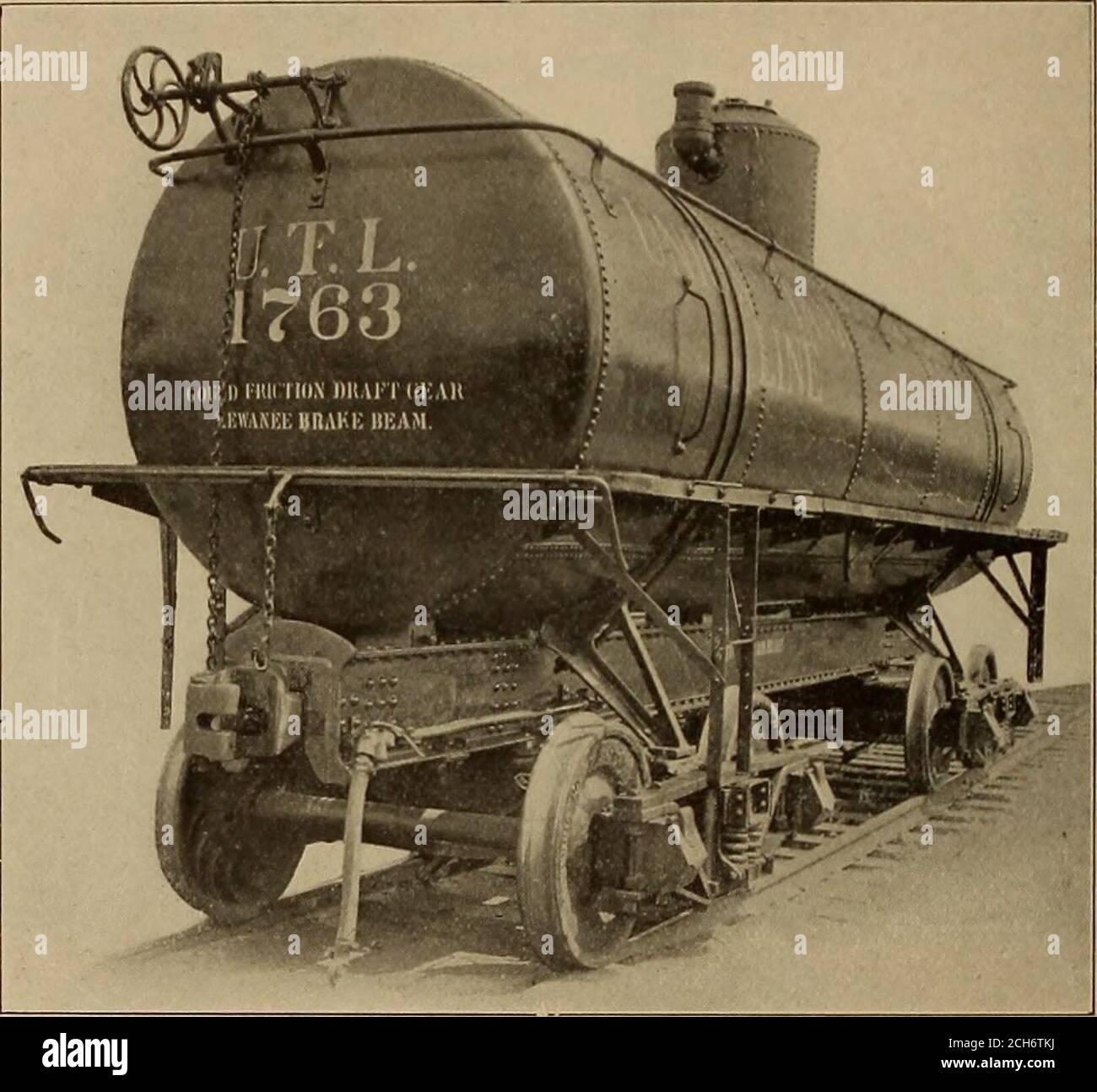 Tank underframe hi-res stock photography and images - Alamy