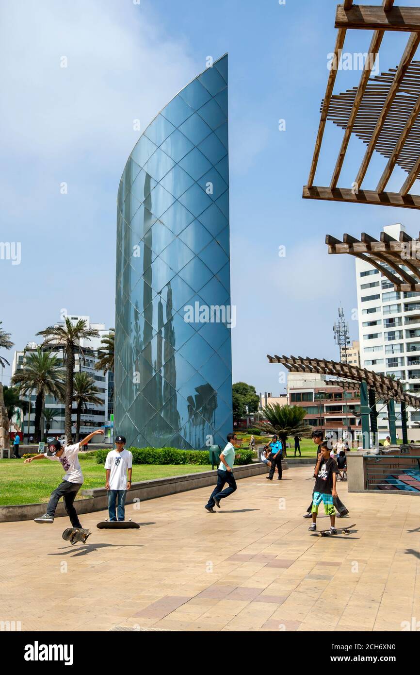 Larcomar peru hi-res stock photography and images - Alamy