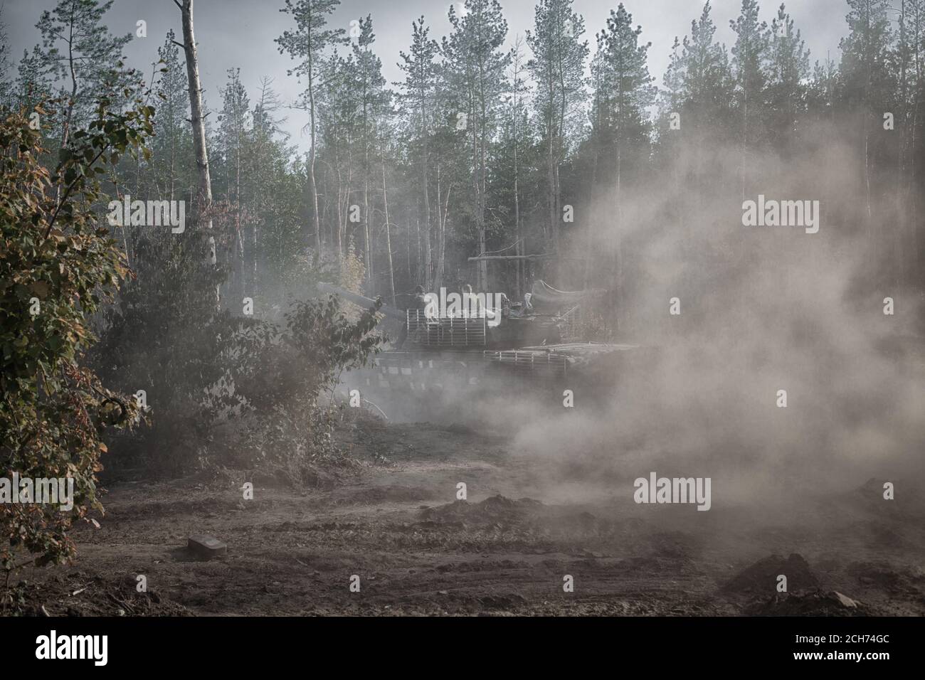 real battle panzer in the Donbass - eastern Ukraine is driving fast in ...