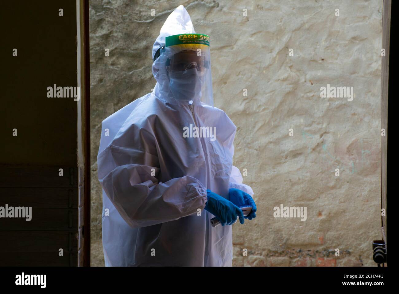 Doctor ppe kit india hi-res stock photography and images - Alamy