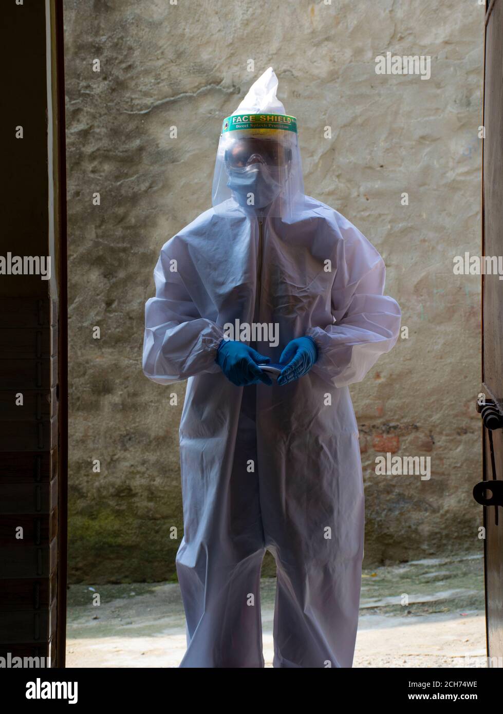 Doctor ppe kit india hi-res stock photography and images - Alamy