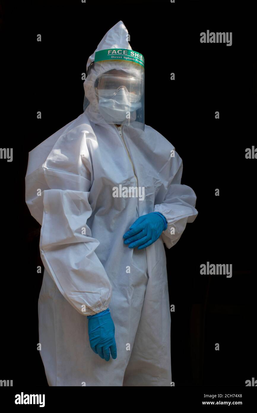 Doctor ppe kit india hi-res stock photography and images - Alamy