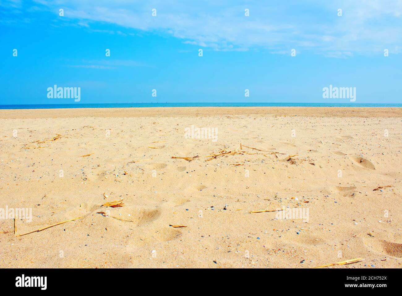 Empty sandy beach . No people on the seaside Stock Photo - Alamy