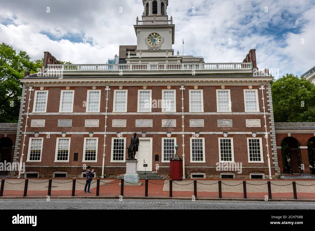 Philadelphia, Pennsylvania, USA - June 17, 2019: Independence Hall ...