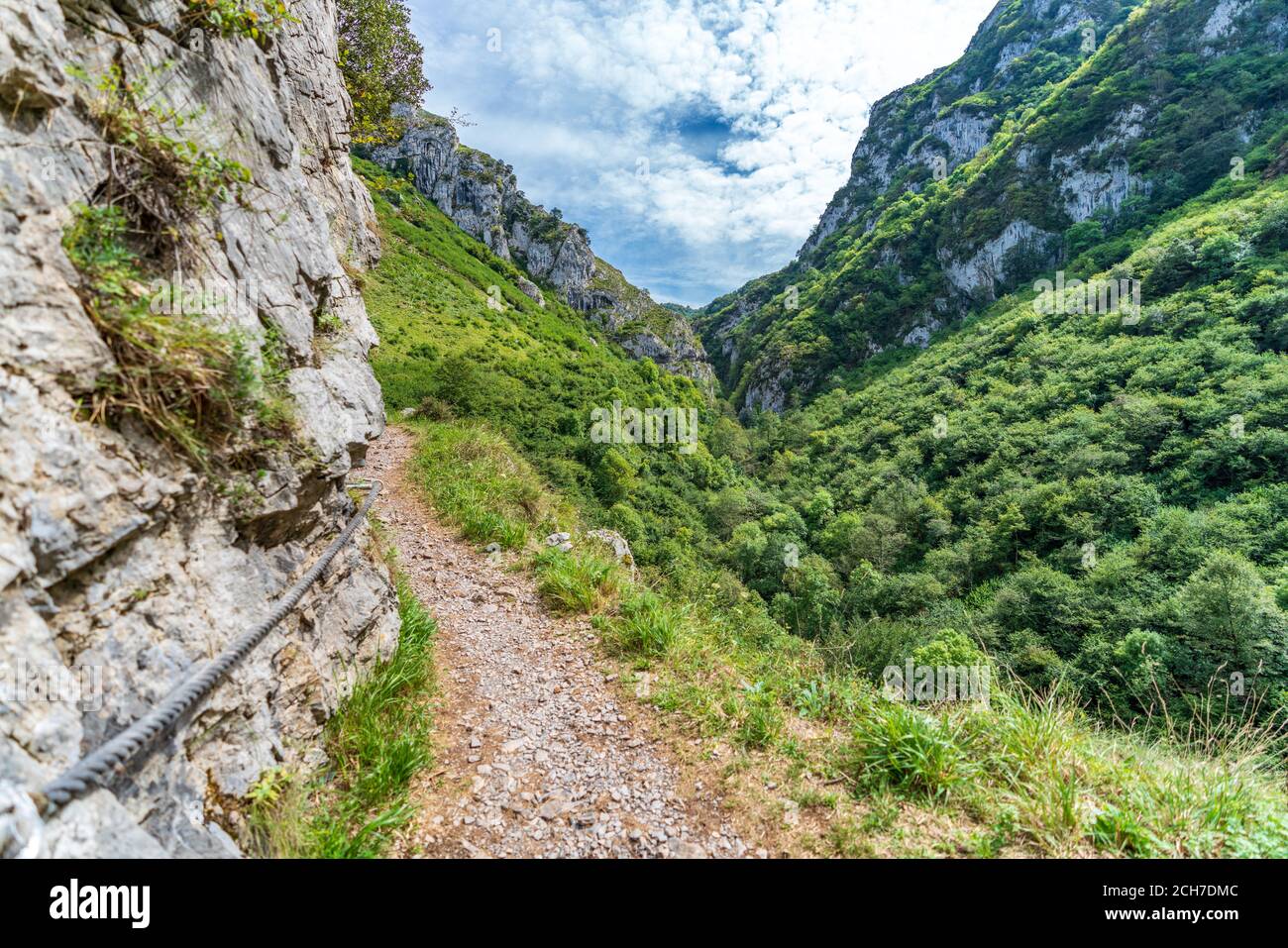 Dangerous track hi-res stock photography and images - Alamy