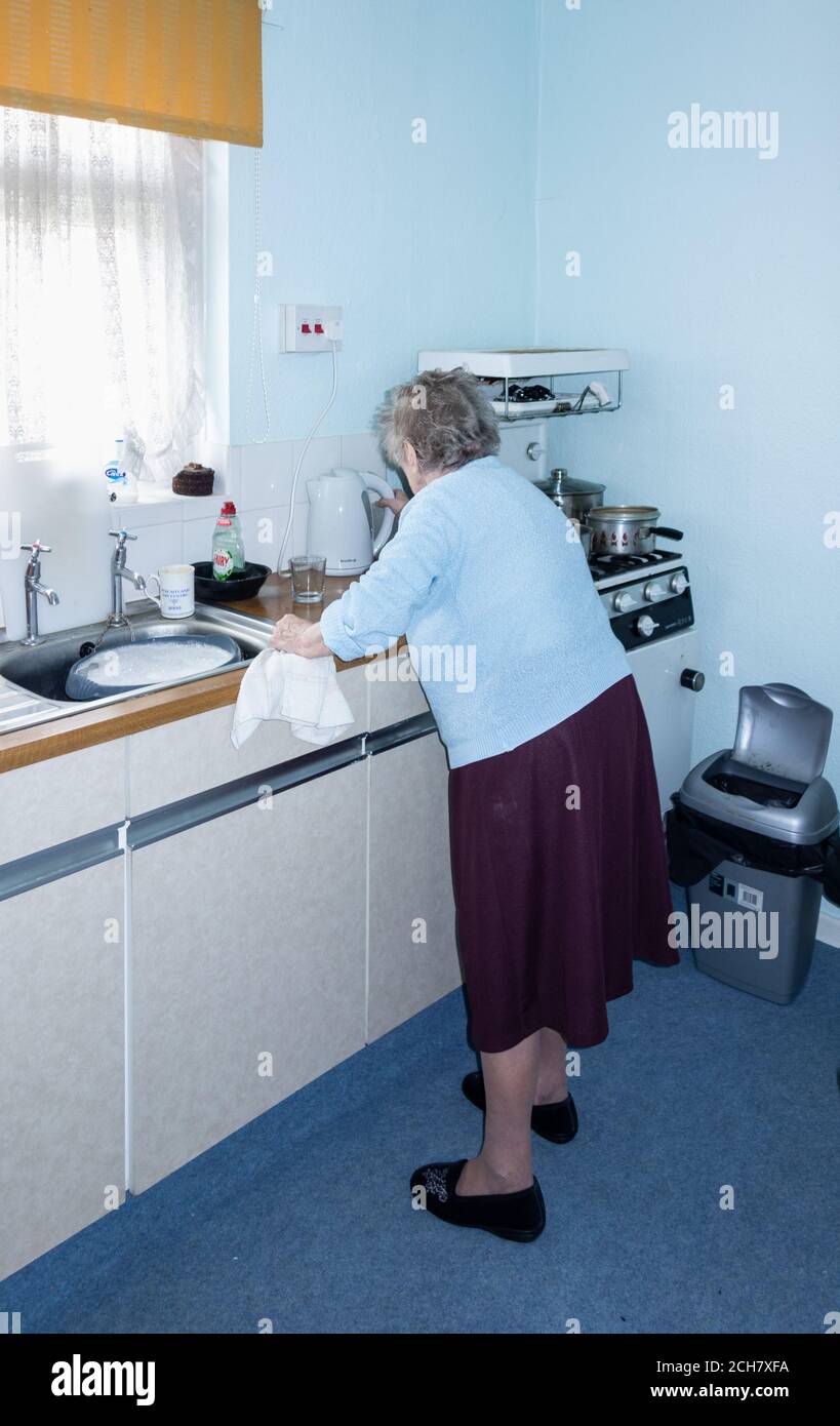 Living alone uk hi-res stock photography and images - Alamy