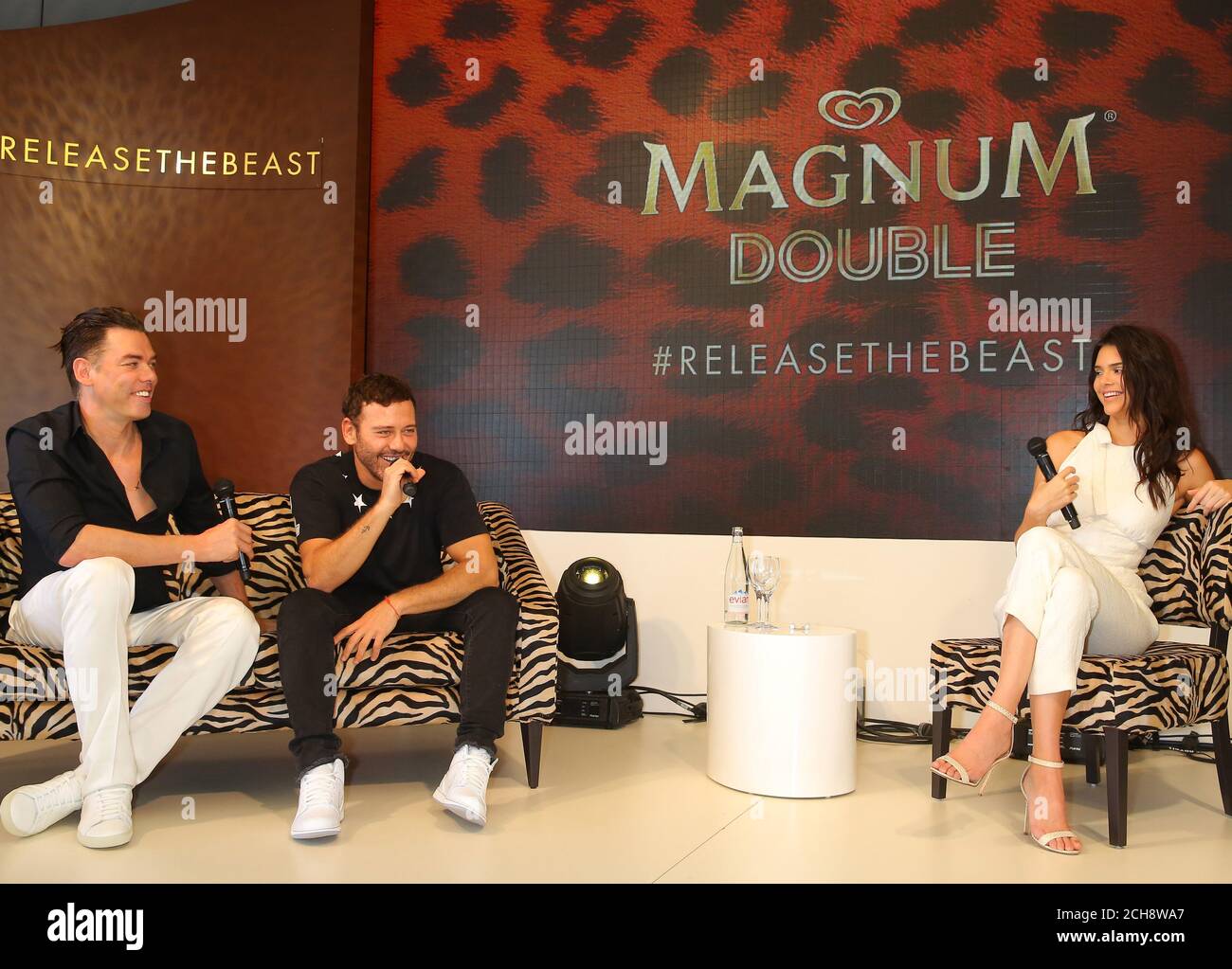 Kendall jenner fashion hi-res stock photography and images - Alamy