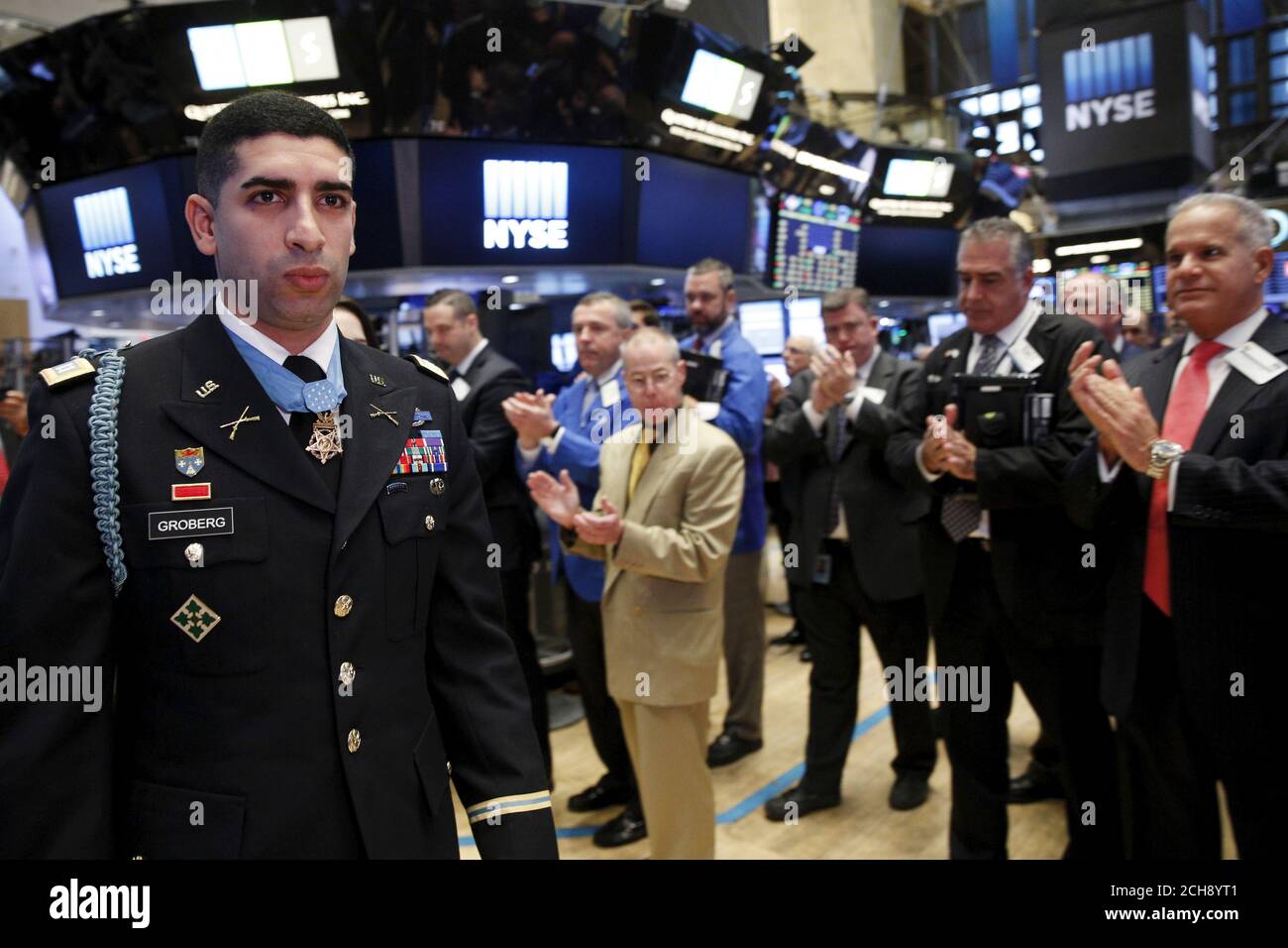 Retired army captain florent groberg hi-res stock photography and ...