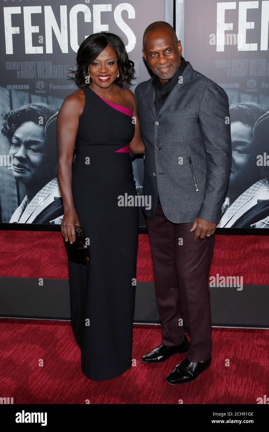 Viola davis fences hi-res stock photography and images - Alamy