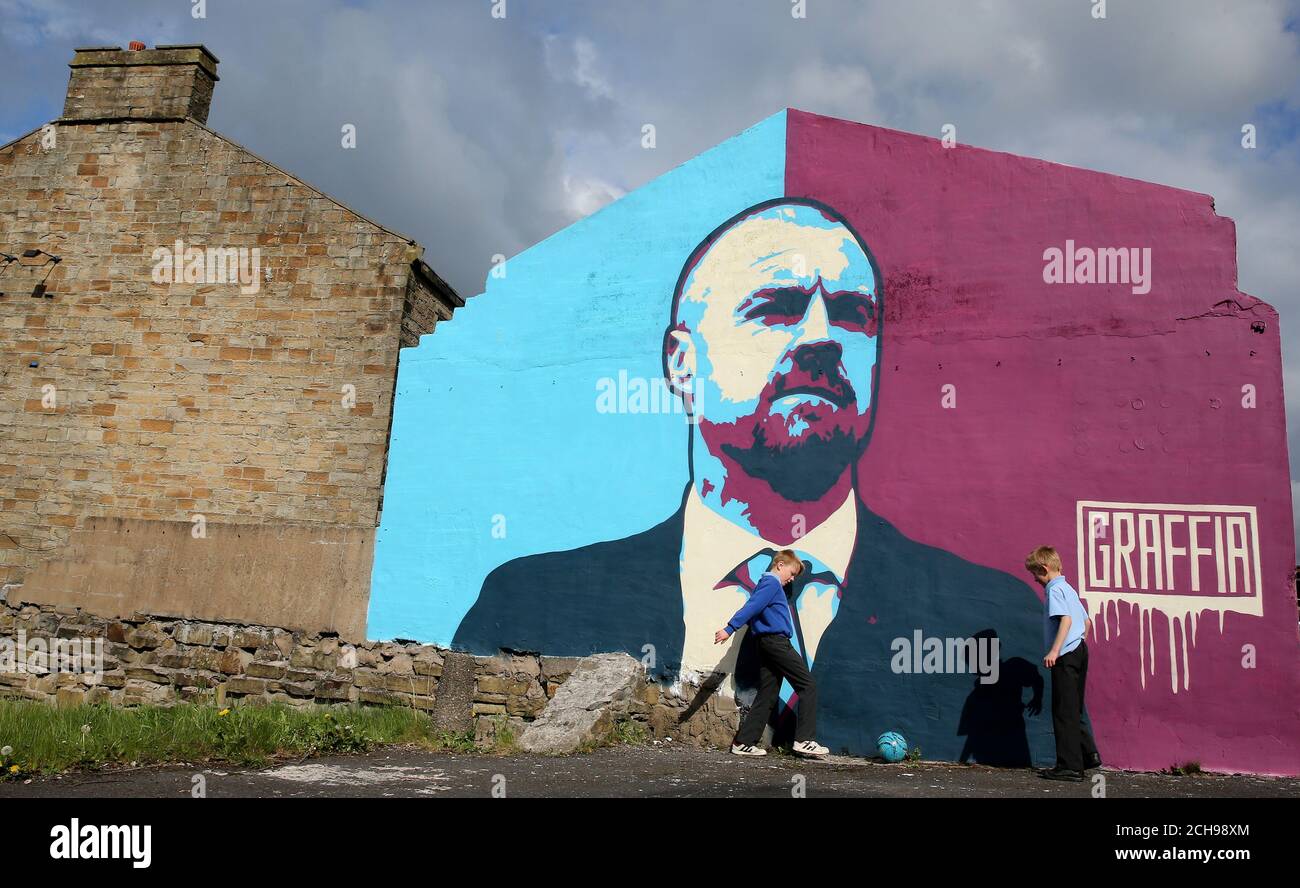 Football mural hi-res stock photography and images - Alamy