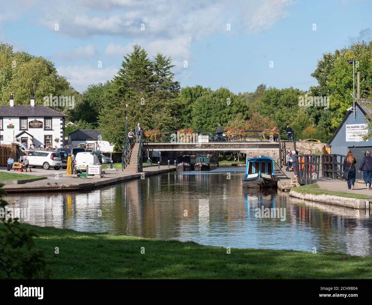 The Telford Inn and Trevor Canal Basin on The Llangollen Canal North ...