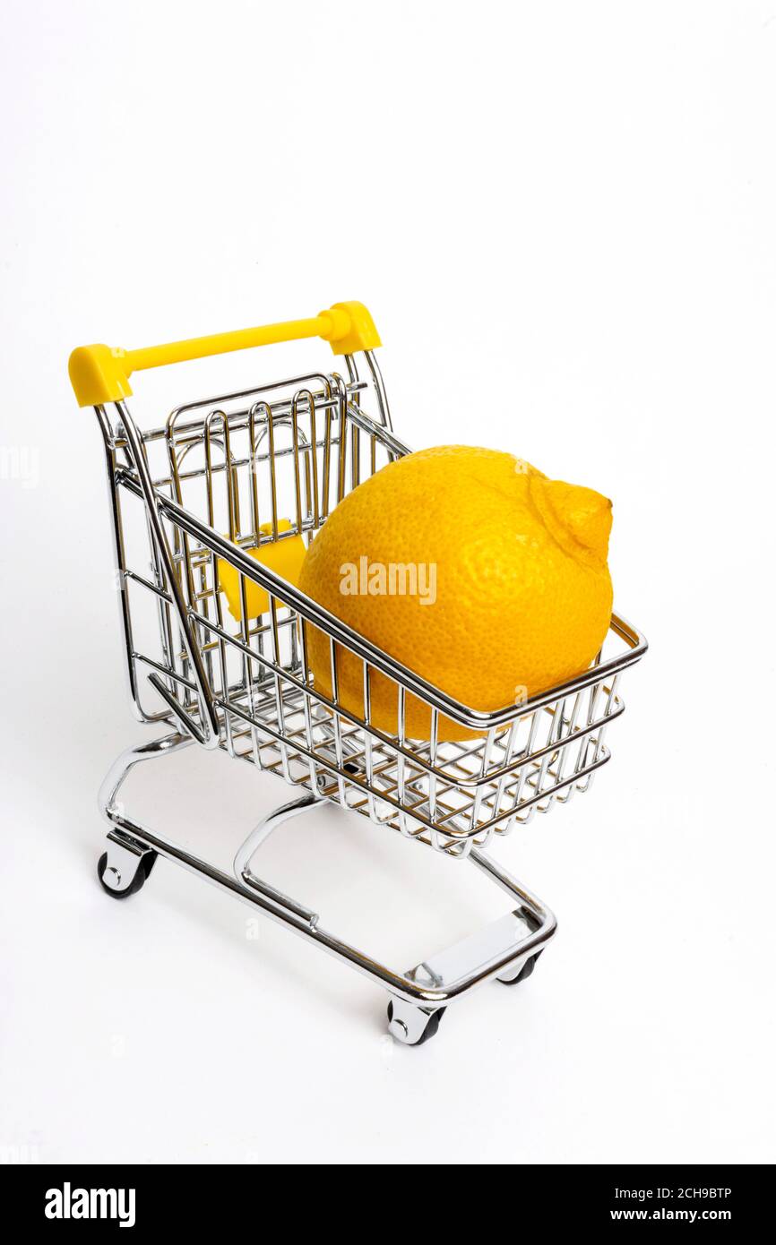 Lemon in cart hi-res stock photography and images - Alamy