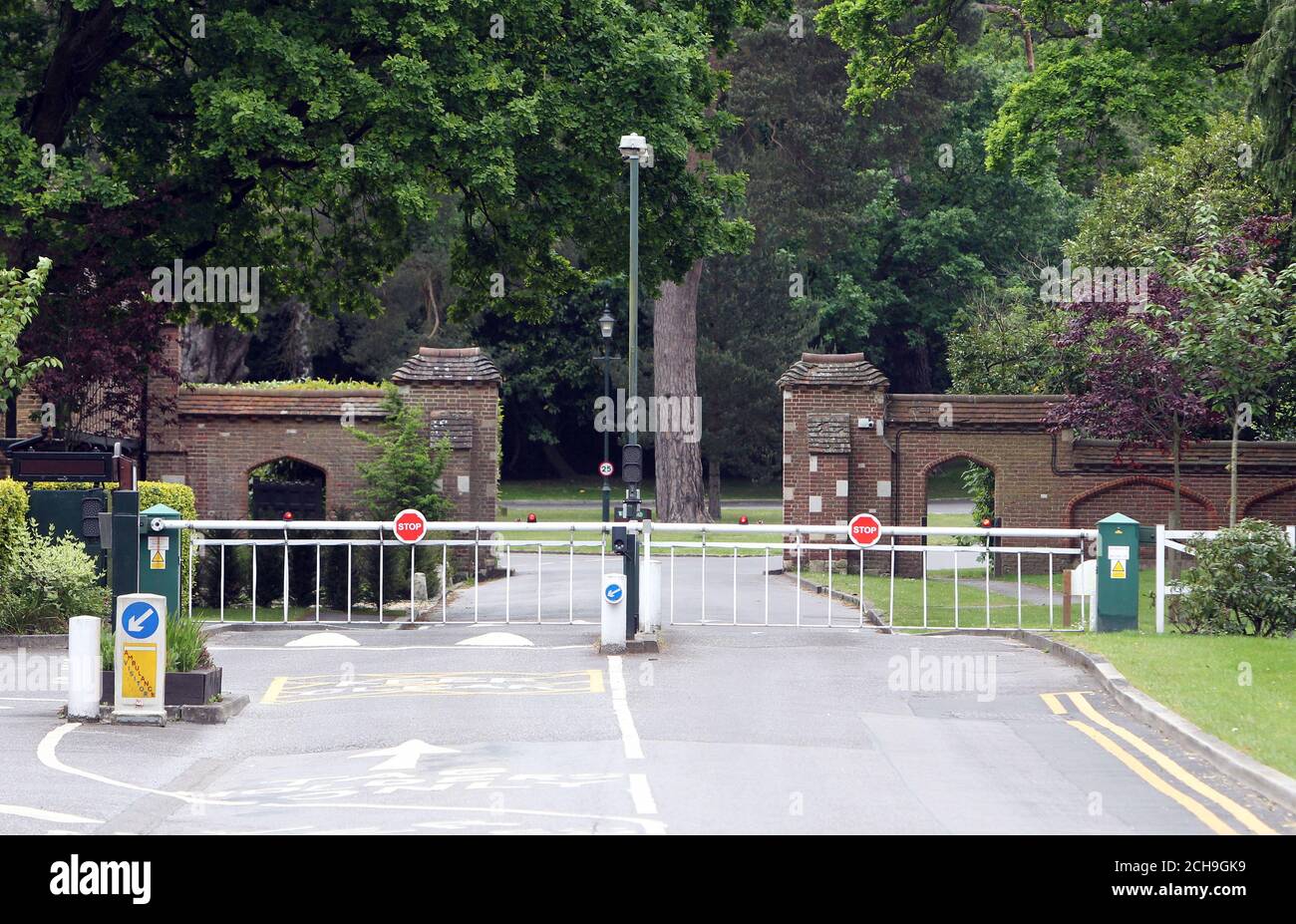 St george's hill surrey estate hi-res stock photography and images - Alamy