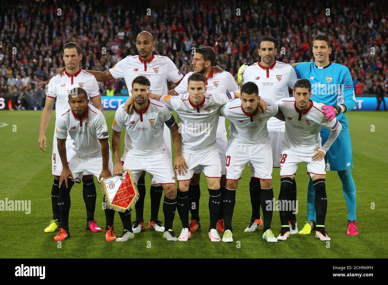 Sevilla team group hi-res stock photography and images - Alamy