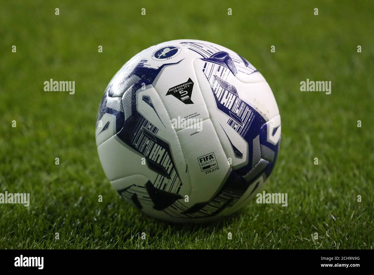 A general view of a Mitre match ball Stock Photo - Alamy