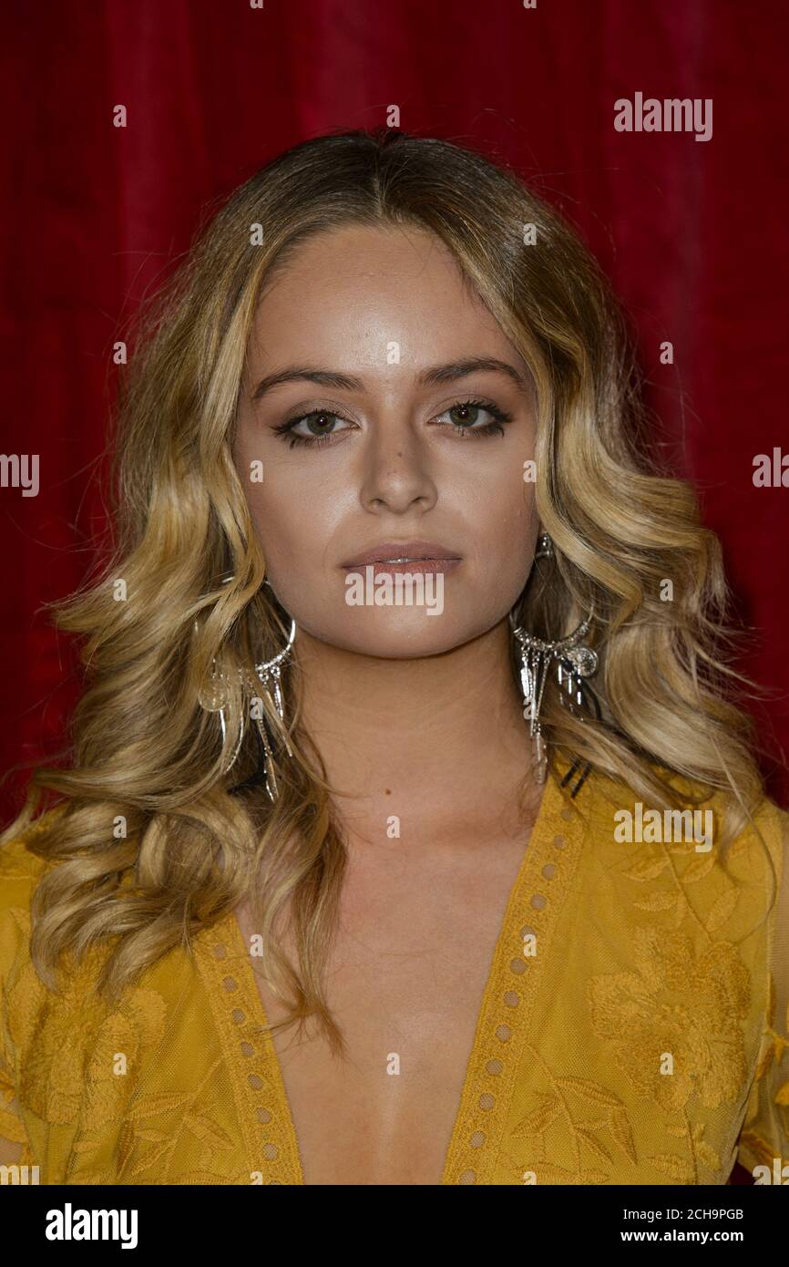 Entertainment showbiz hackney hi-res stock photography and images - Alamy