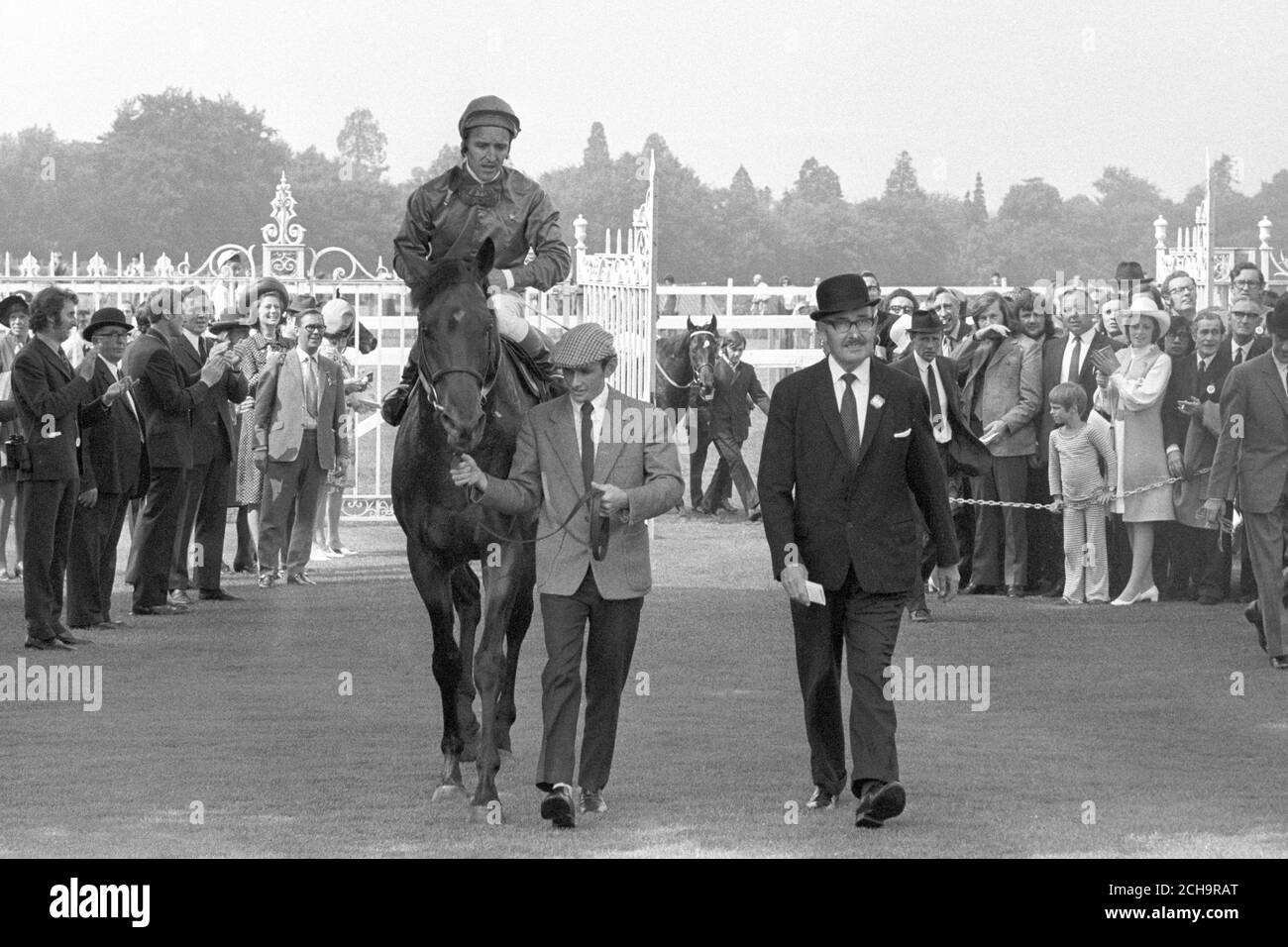 Joe mercer and brigadier gerard hi-res stock photography and images - Alamy