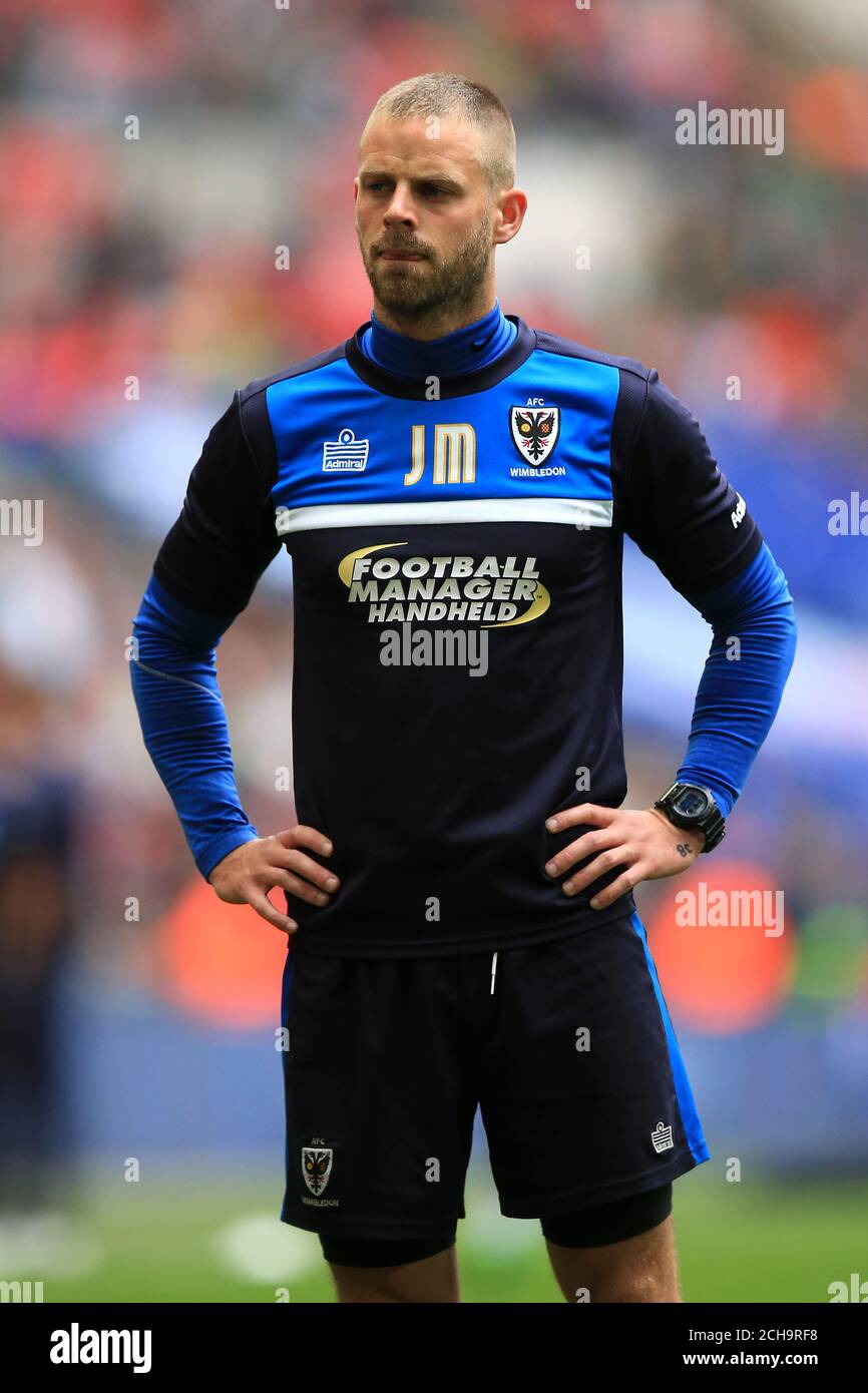 English league fitness staff hi-res stock photography and images - Alamy