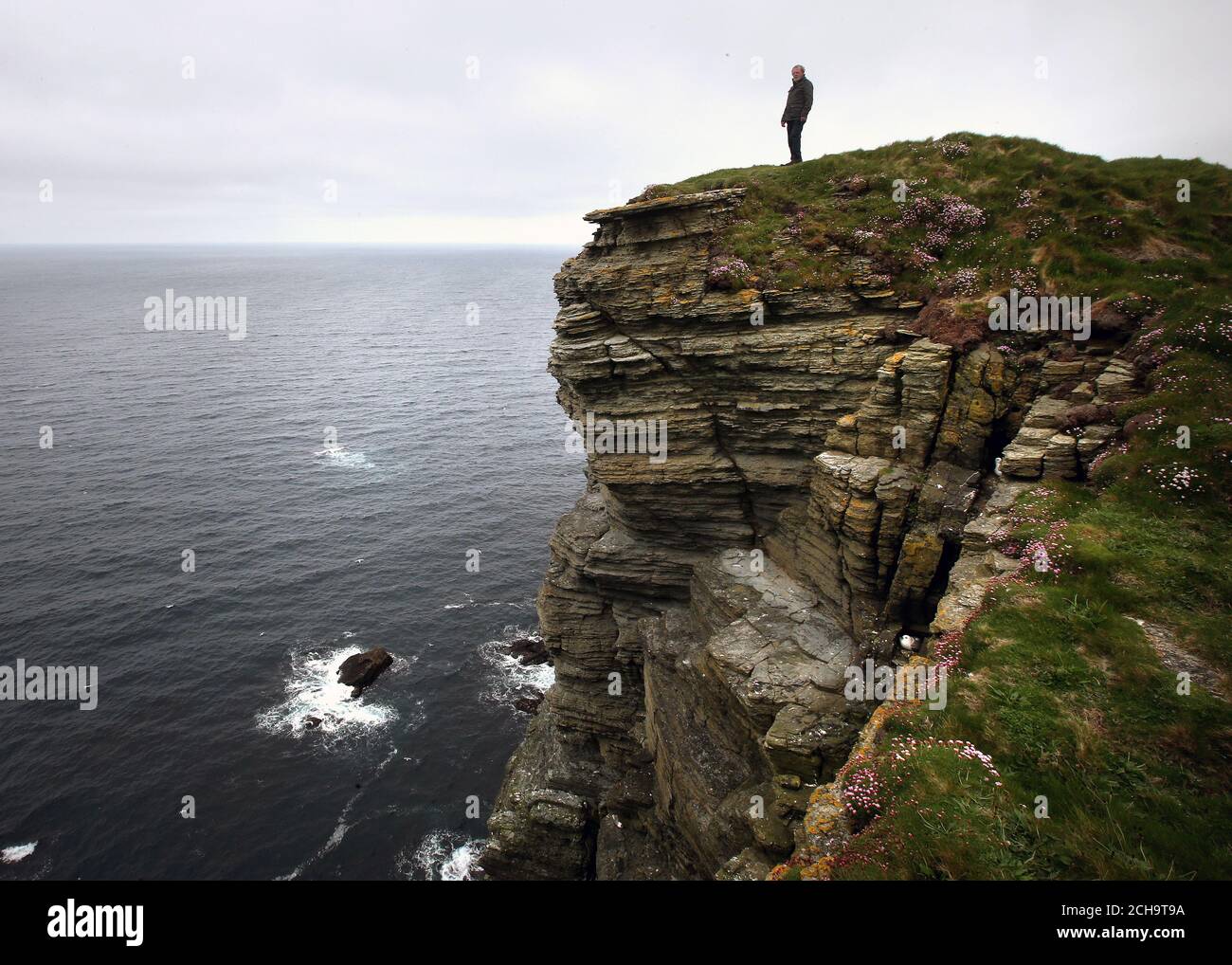 Walk along the cliff tops hi-res stock photography and images - Alamy