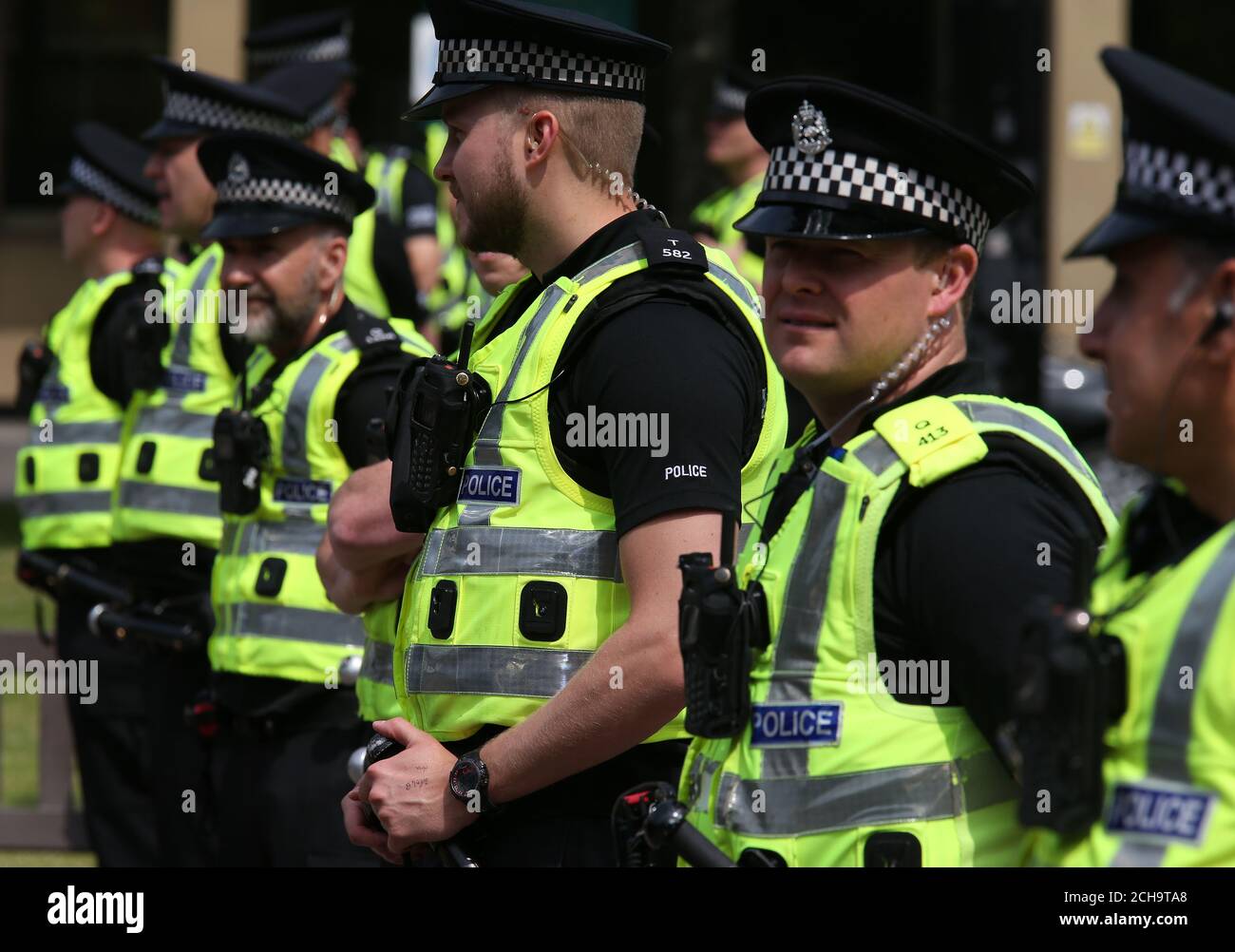 Police Scotland officers at an Anti-racism, pro-refugee demonstration ...