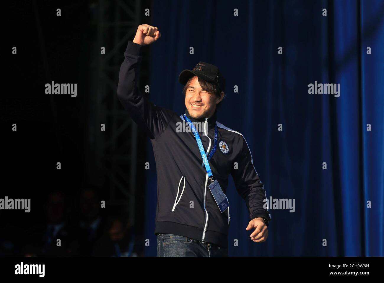 Shinji okazaki leicester trophy hi-res stock photography and images - Alamy Shinji okazaki leicester trophy hi-res stock photography and images - Alamy