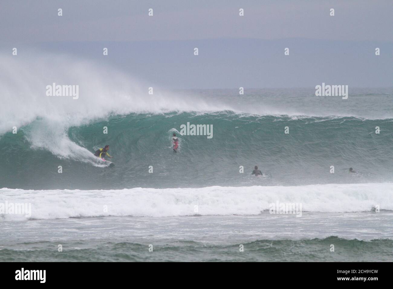 Mundaka surf hi-res stock photography and images - Alamy