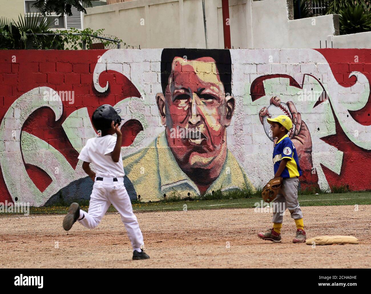Henry 8 with children hi-res stock photography and images - Alamy