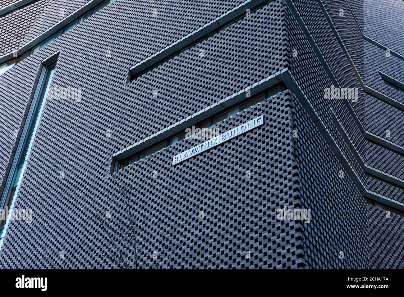 Outside the tate modern gallery hi-res stock photography and images - Alamy