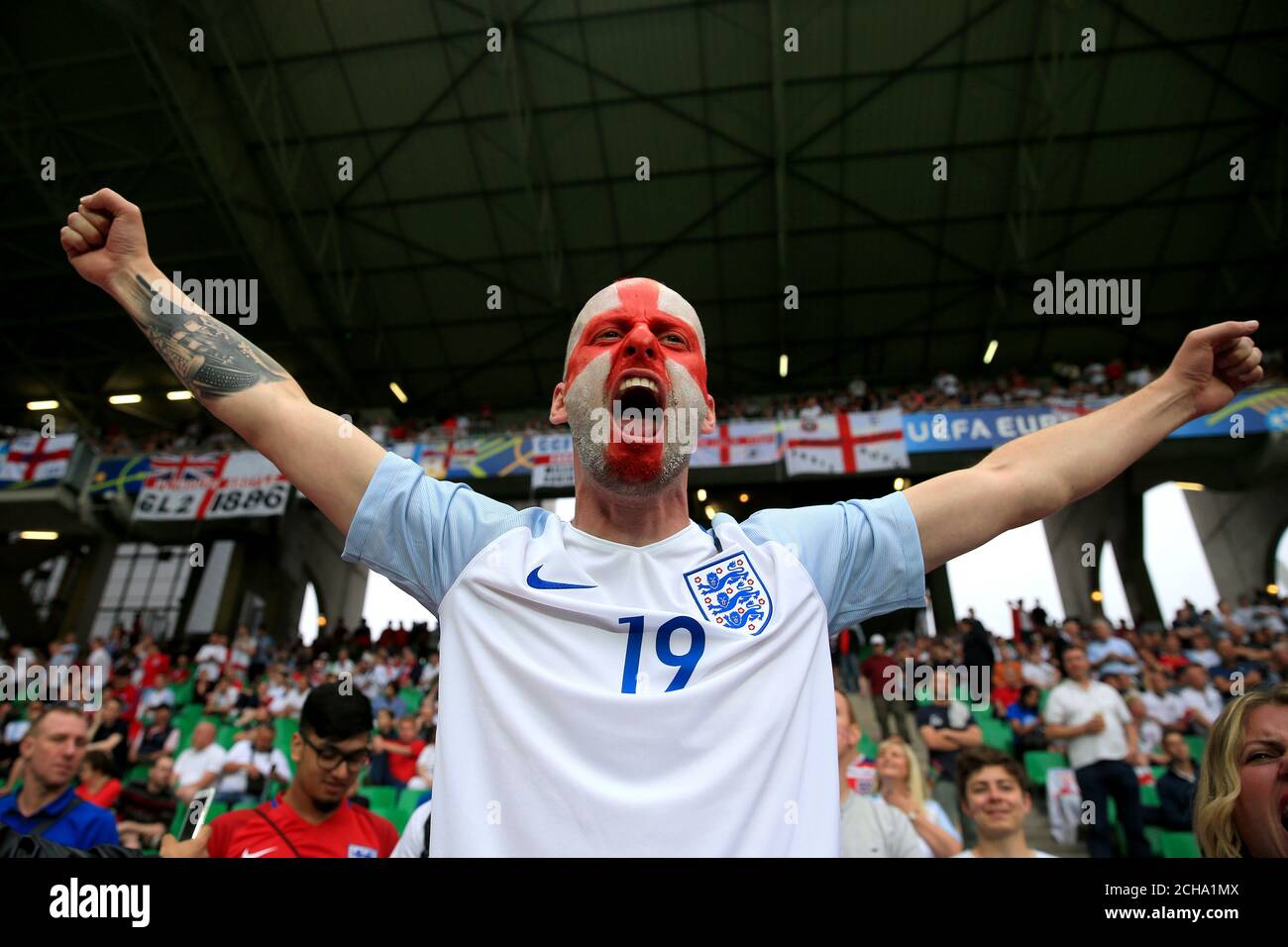 England football fan face paint hi-res stock photography and images - Alamy