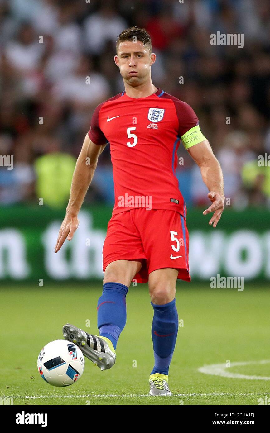 England's Gary Cahill Stock Photo - Alamy