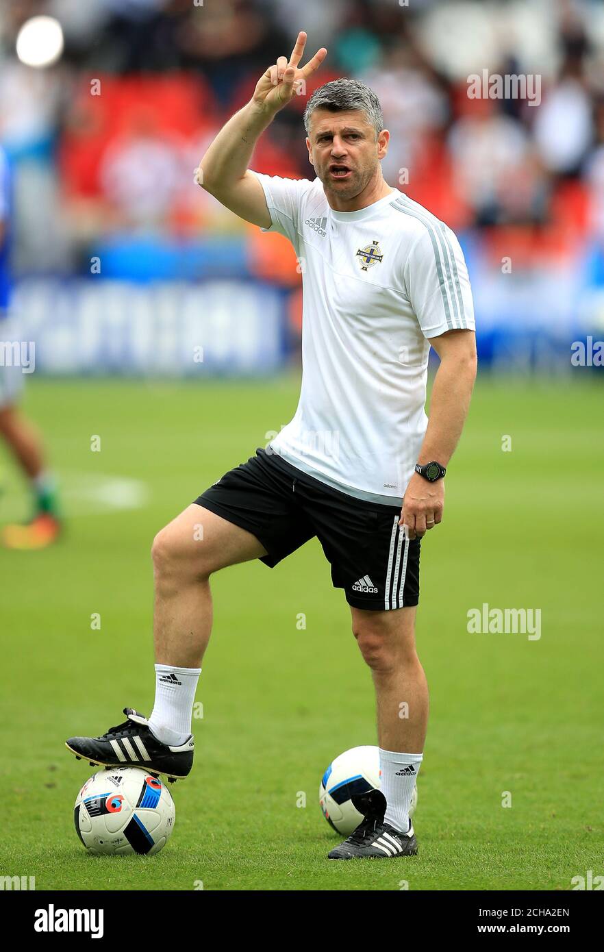 Football coach steve robinson hi-res stock photography and images - Alamy