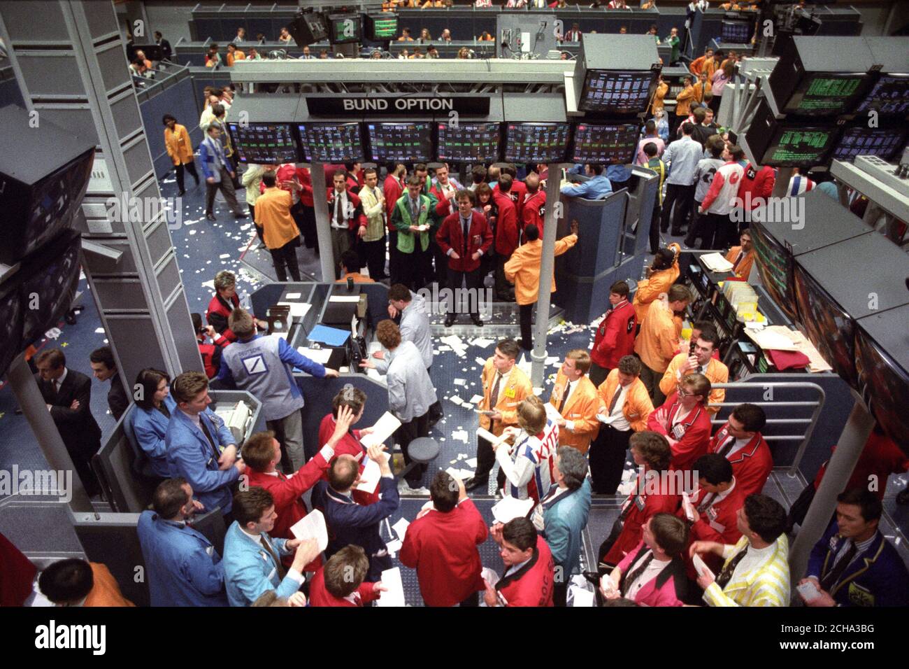 Traders in action at the London International Financial Futures and ...