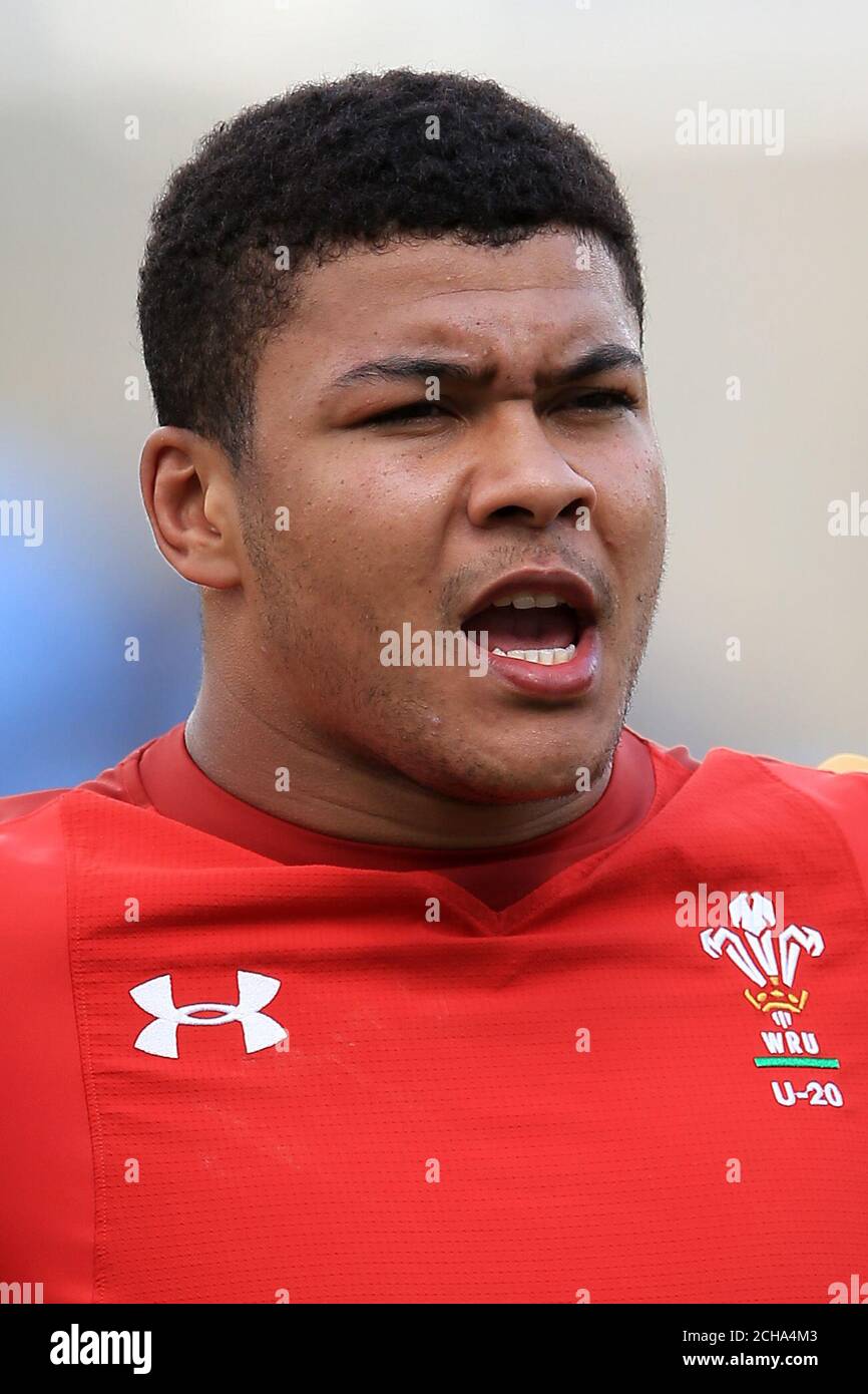 Wales' Leon Brown Stock Photo - Alamy
