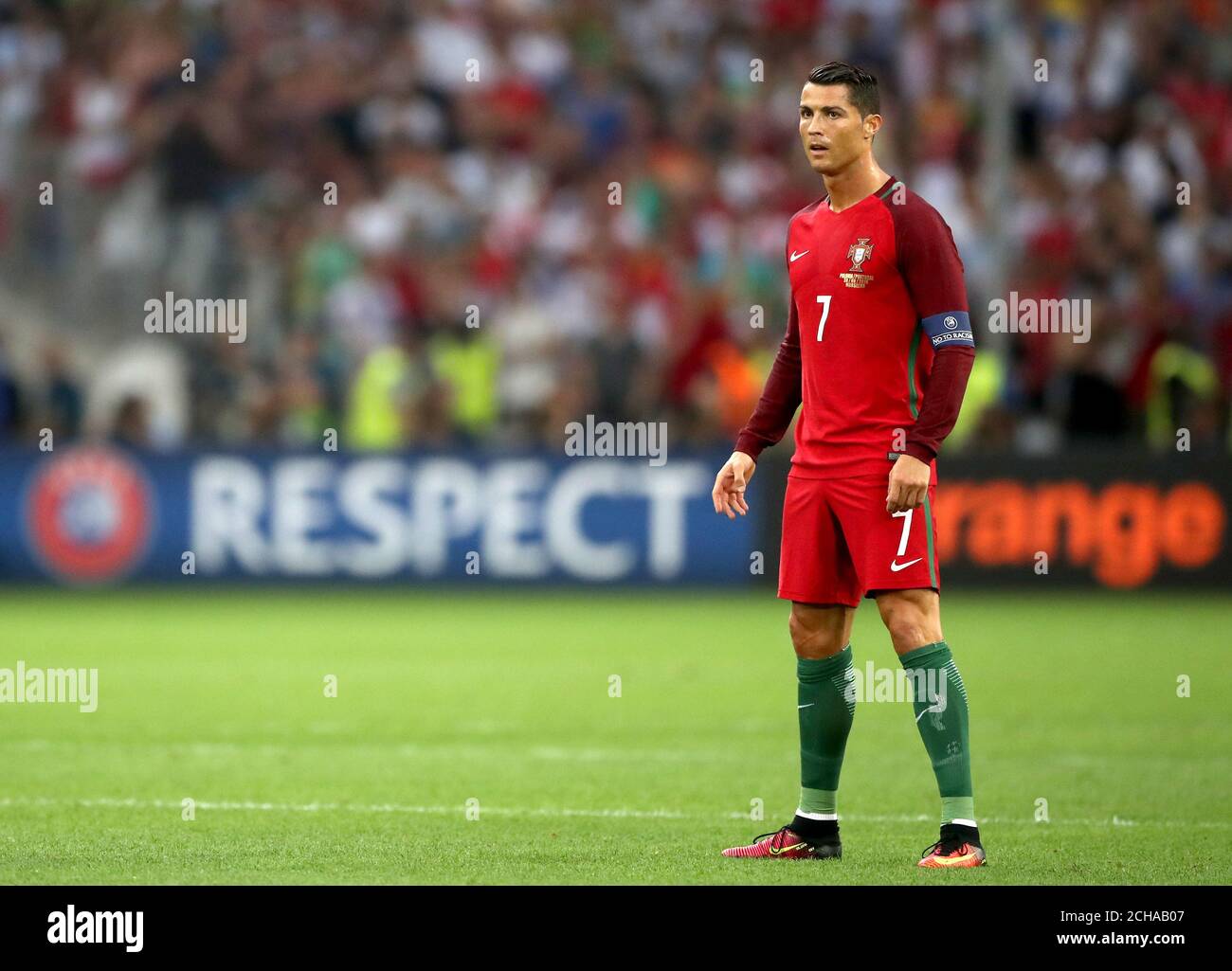 Portugal's Cristiano Ronaldo lines up a free kick Stock Photo - Alamy